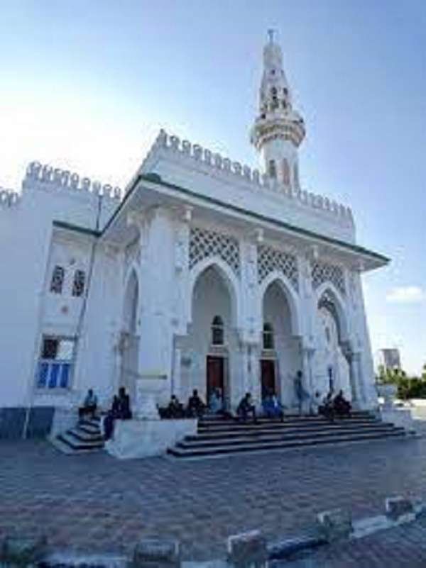 Masaajid Towfiiq oo La Gubay iyo Cara ka Dhalatay